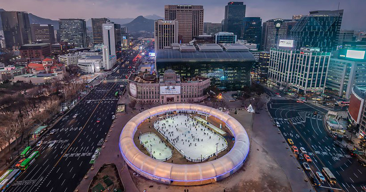 CoRe + graft object form a giant pneumatic ring for seoul square ice rink