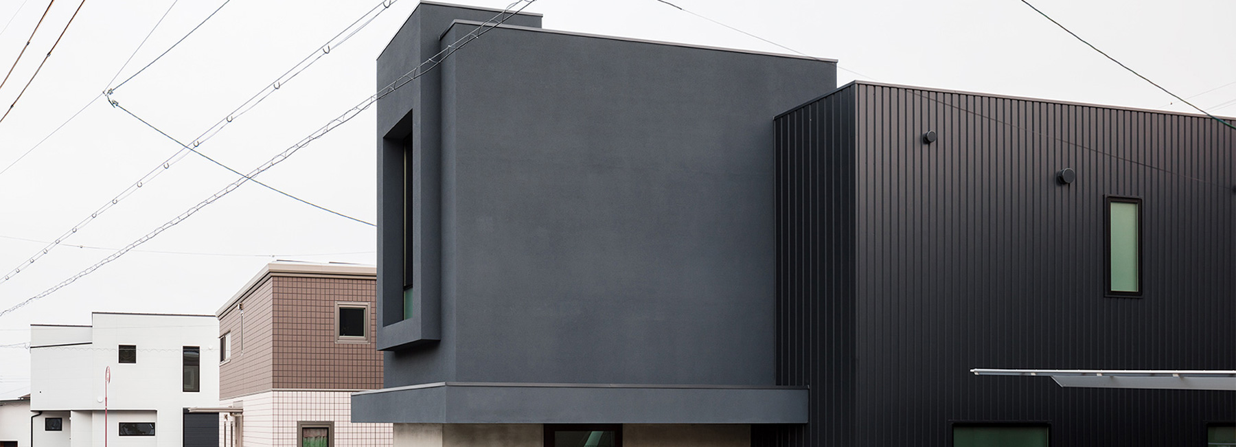 FORM / kouichi kimura combines concrete + metal blocks for slender ...