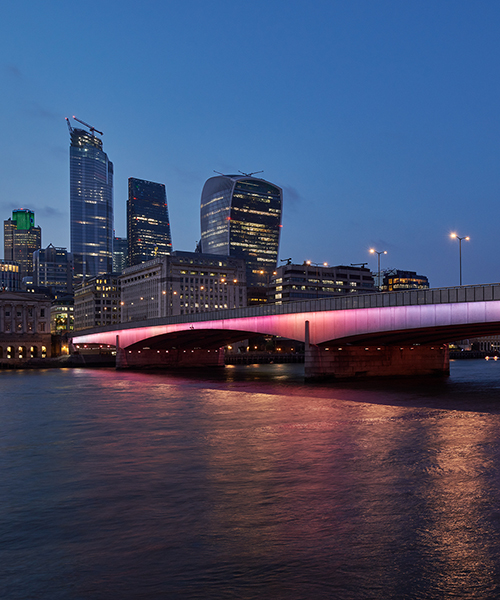 first phase of illuminated river lights up the thames in london