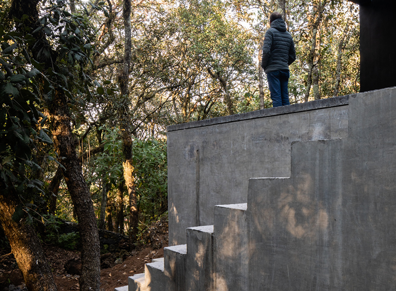 the residential project entitled tlalpuente is surrounded by its ...