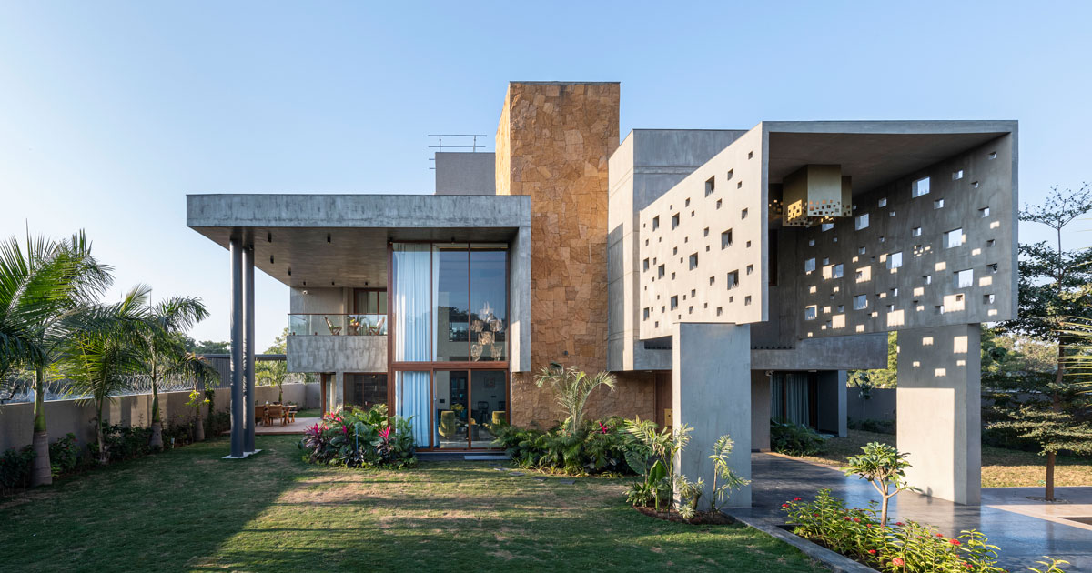 extruded volumes form PIXEL HOUSE by the grid architects in india