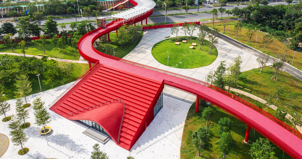 an elevated red path connects the 'forest and sports park' in shenzhen