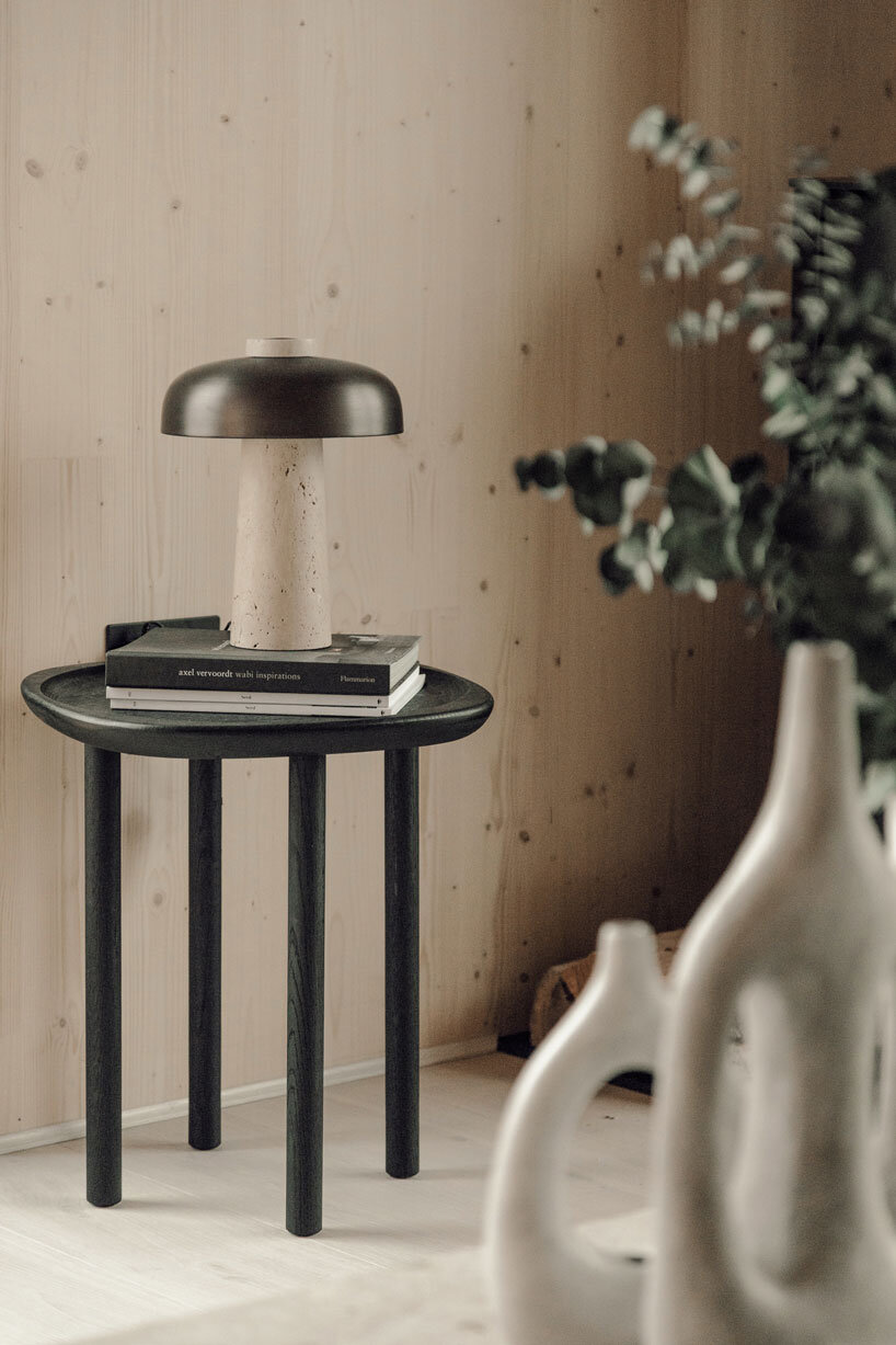 koto design completes cantilevered 'falcon house' in the cotswolds