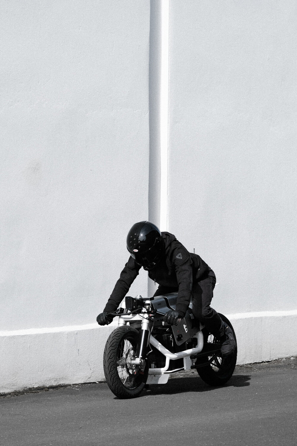 hookie’s electric, sci-fi motorcycle silver ANT is made specifically ...