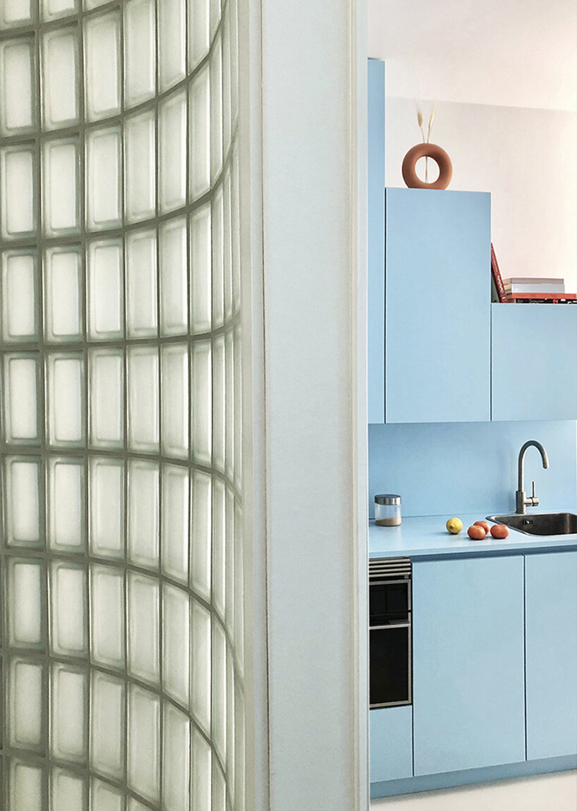 'blue glass' house in madrid by martín peláez