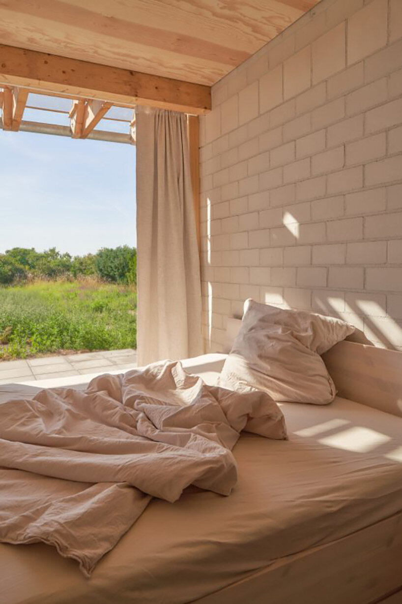 sigurd larsen tops weekend home in german countryside with clear glass ...