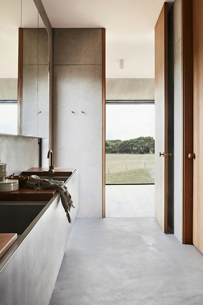 glazed walkways ties minimalistic farmhouse to rural victoria