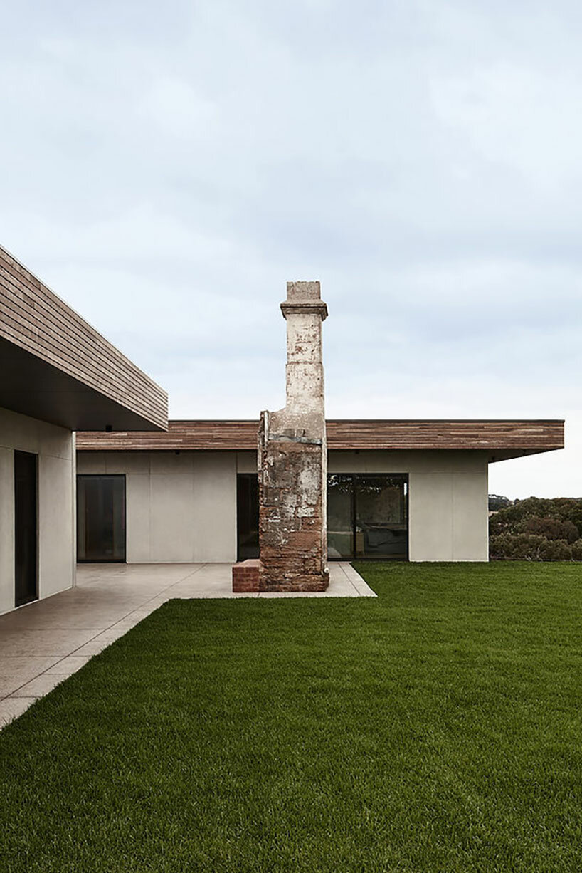 glazed walkways ties minimalistic farmhouse to rural victoria