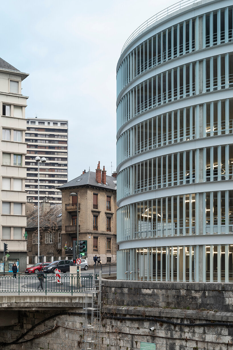 cantilevering red belvedere adorns Qpark ravet in france