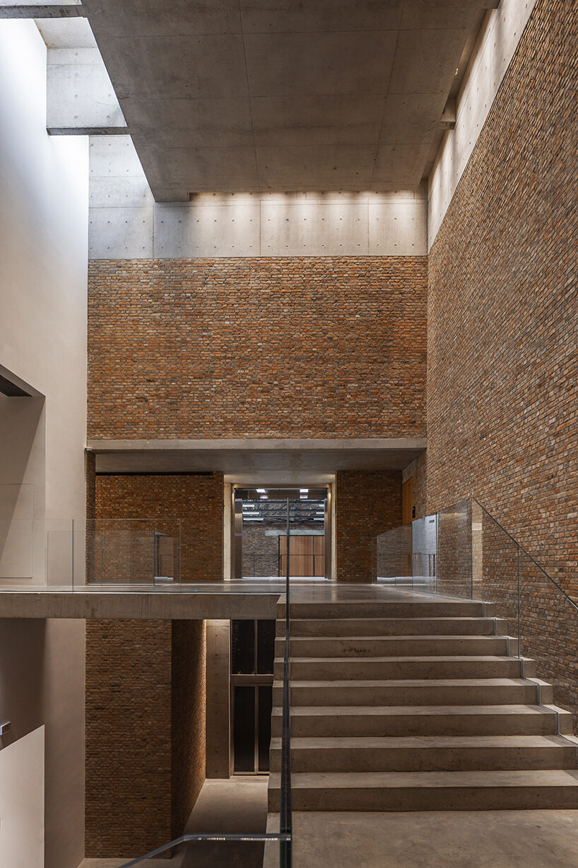 798CUBE art museum renovated using modern concrete forms