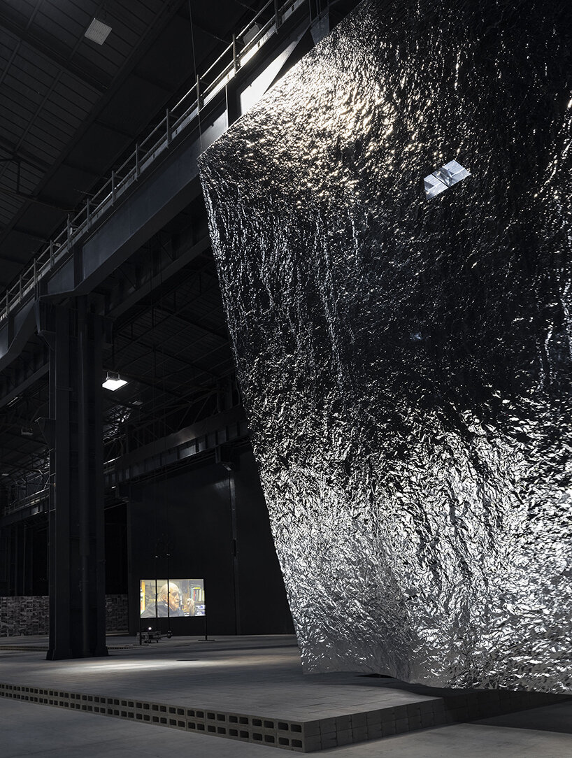 ann veronica janssens restrospective at pirelli hangarbicocca