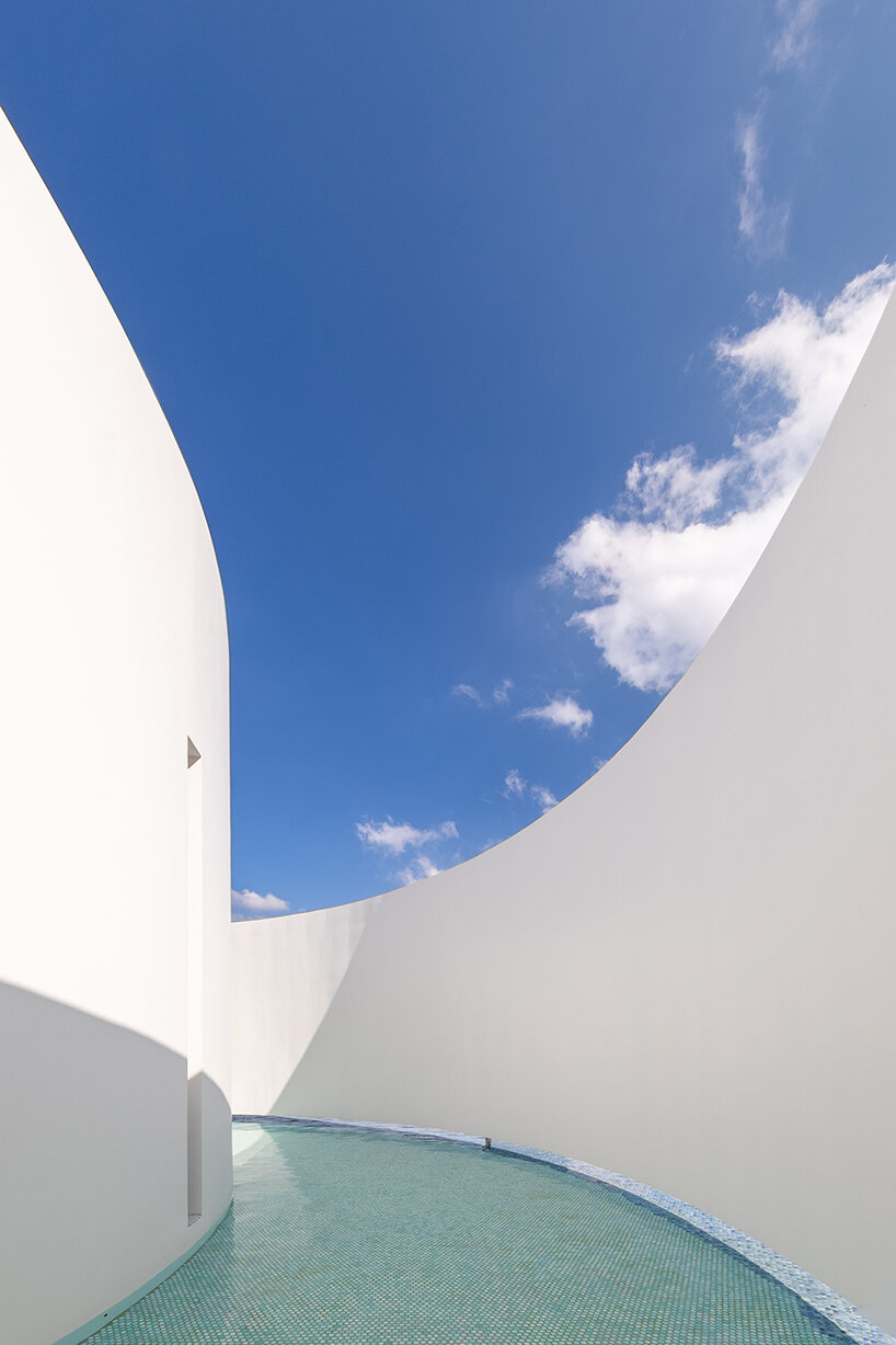 T2P architects sculpts three-layered circular plaza in japan