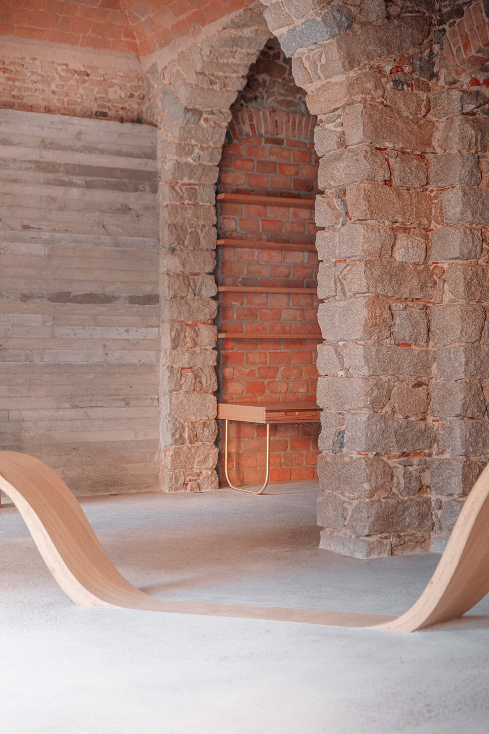 amelia tavella's curvilinear furniture-sculpture hybrid twists from ...