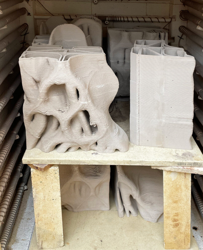 'biomic wall' fuses ceramic 3D printing and ecological design