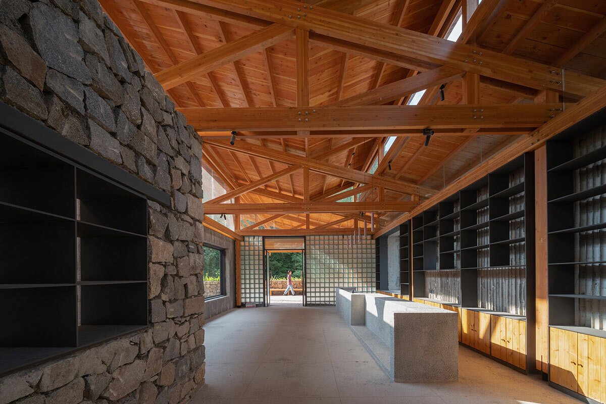 shulin architects completes new gateway to china's liuba mountains