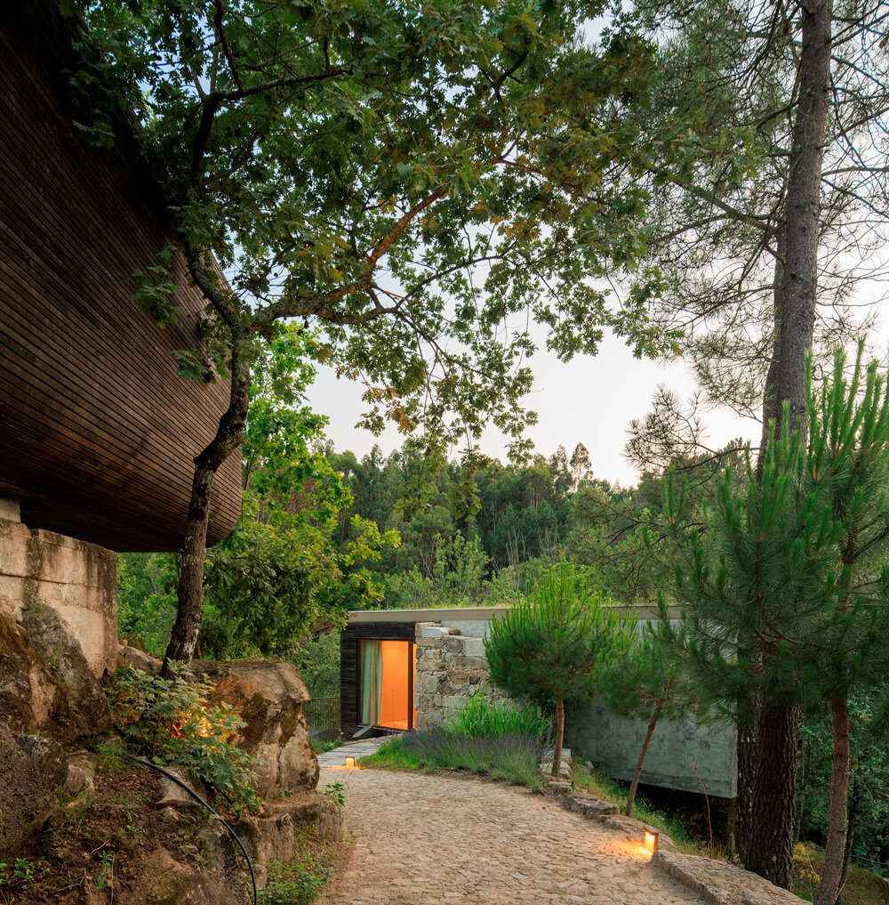 FCC arquitectura inserts wellness retreat into a lush oasis in rural ...