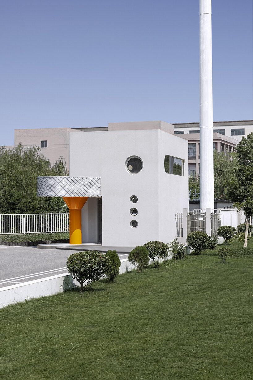 greater dog architects' renovated 5 X 7 building in china