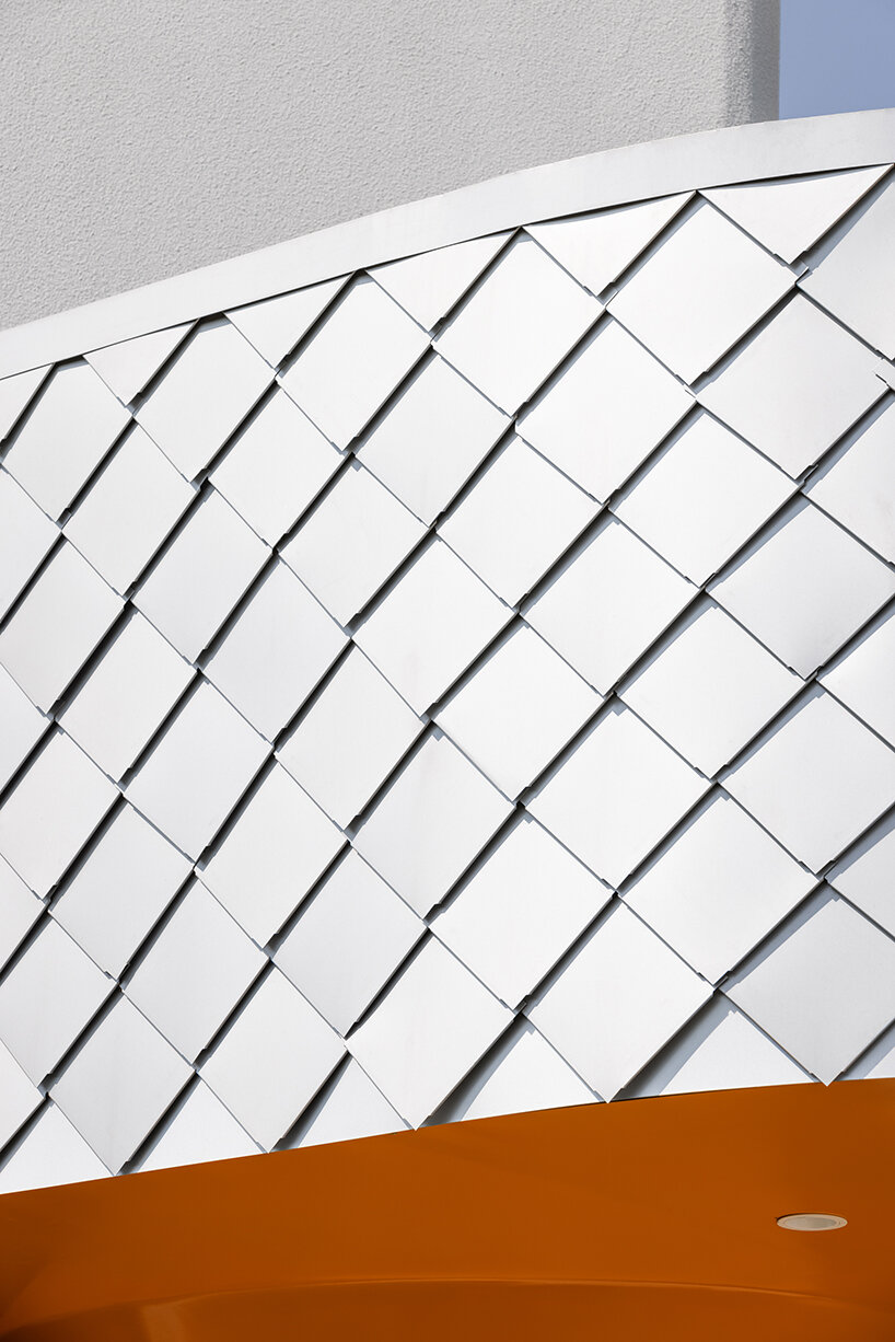 greater dog architects' renovated 5 X 7 building in china