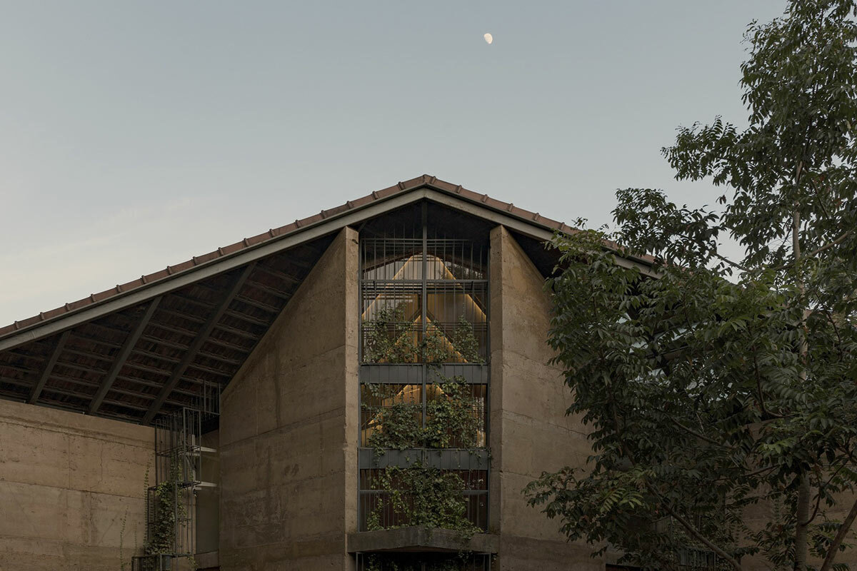 tiled rooftop amphitheater encloses wallmakers' nisarga art hub