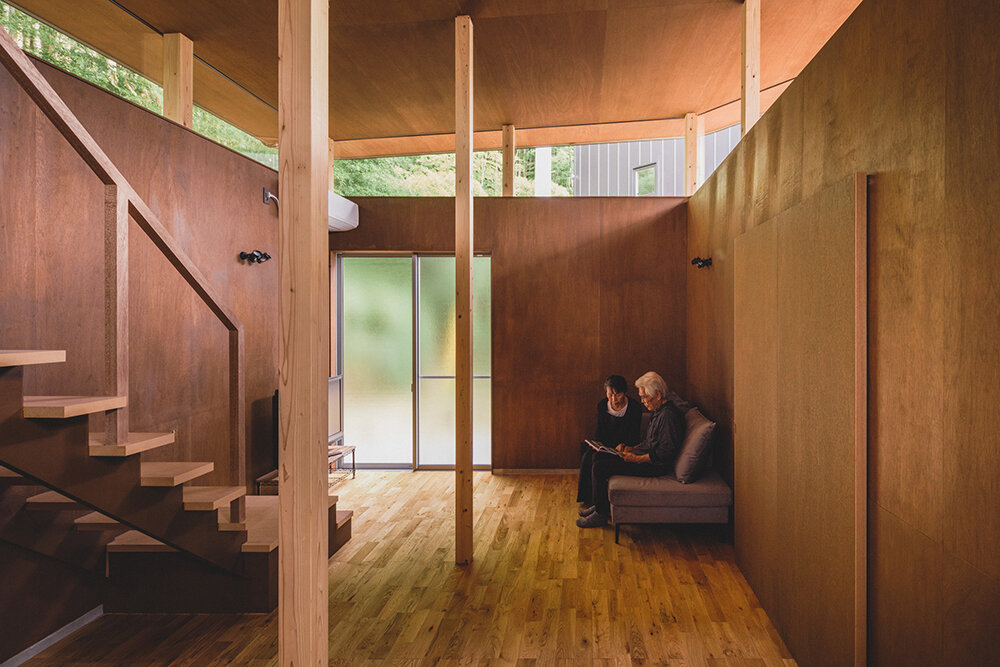 a forest of pillars brings depth to this japanese house by IG architects