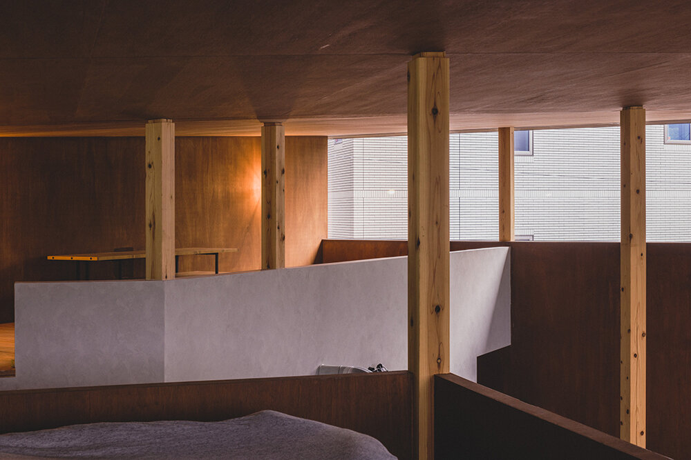 a forest of pillars brings depth to this japanese house by IG architects
