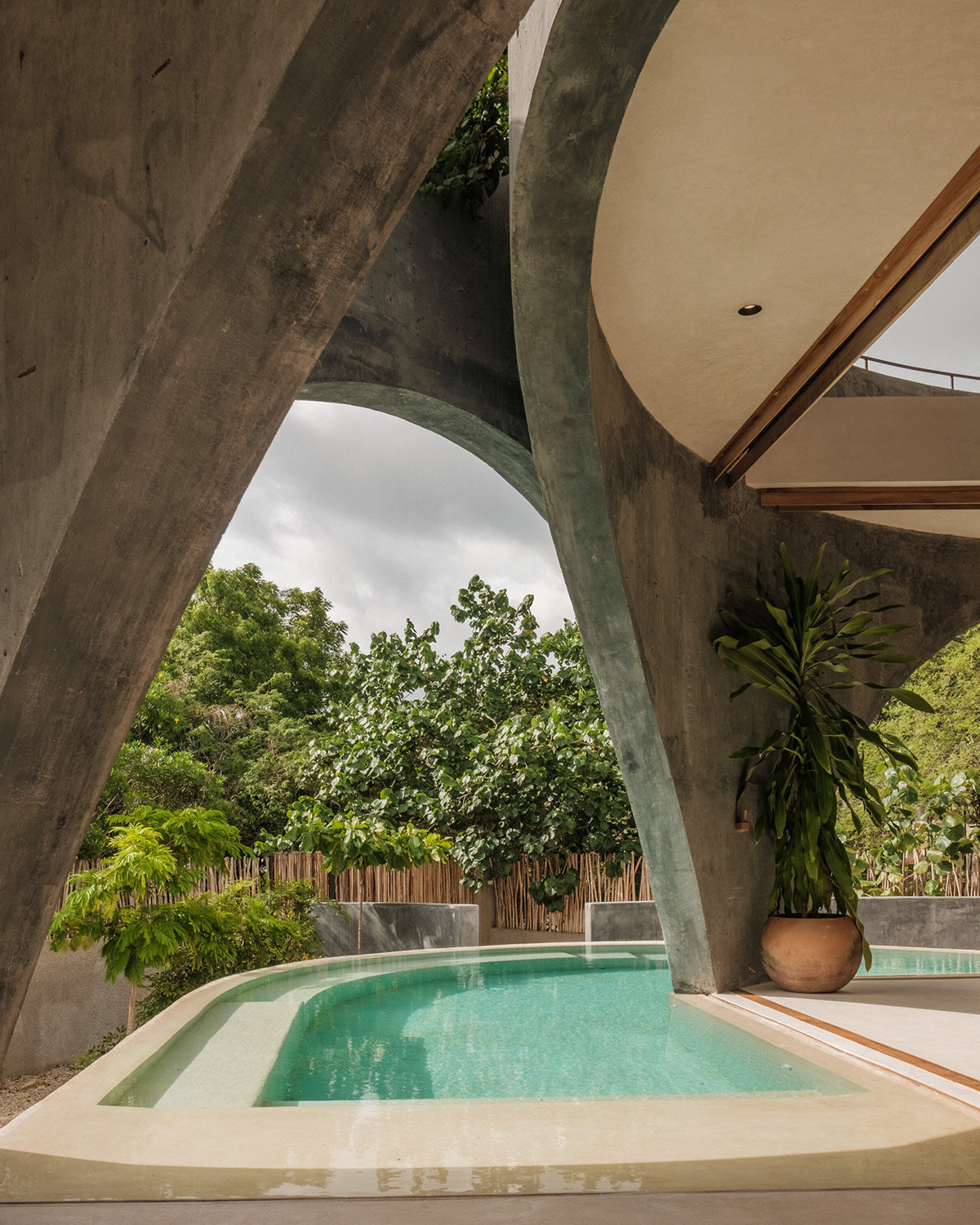 estudio carroll's 'toro house' embraces oaxacan coast with arches and ...