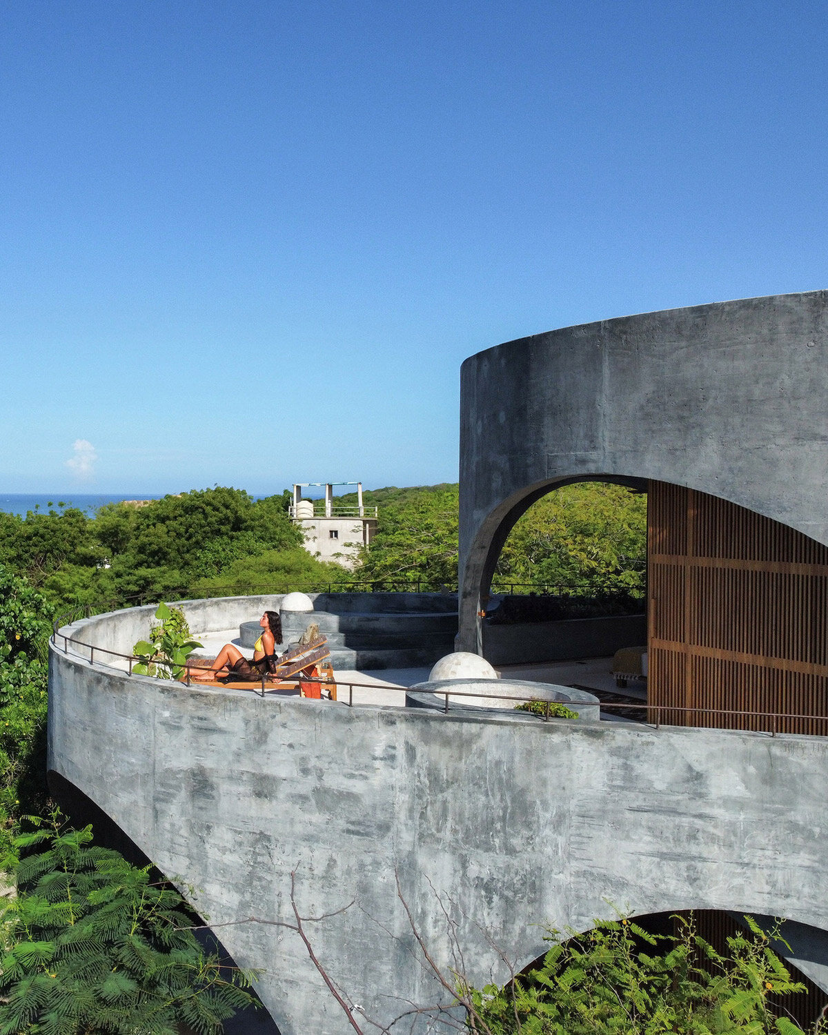 estudio carroll's 'toro house' embraces oaxacan coast with arches and ...