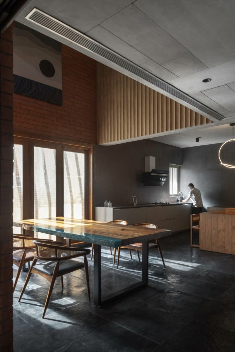 patterned brickwork enfolds residence by purple ink studio in india