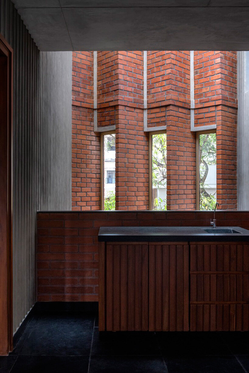 patterned brickwork enfolds residence by purple ink studio in india