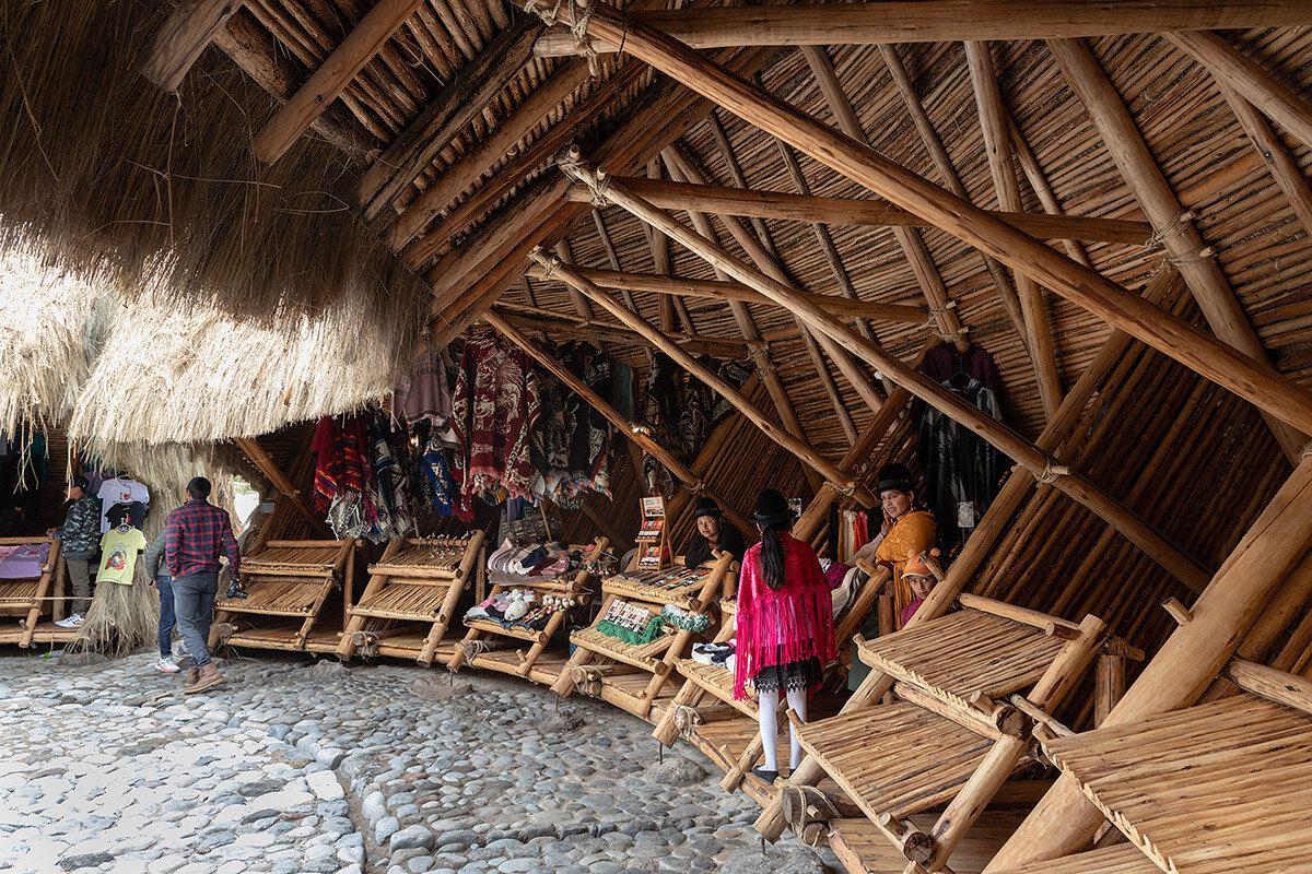 ecuador community builds thatched 'chaki wasi' handicrafts center