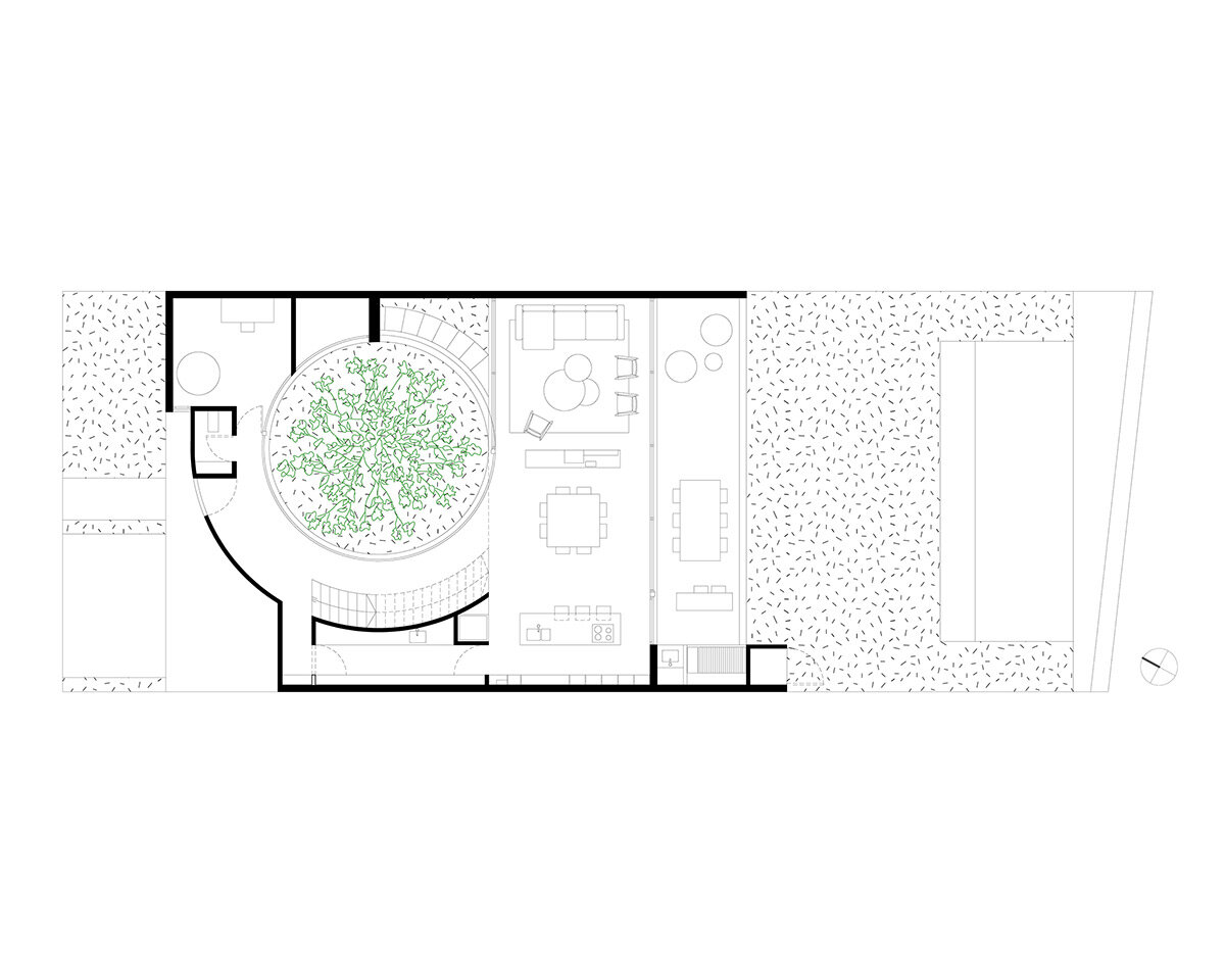 atelierM's grassy LuMa house encircles a century-old oak tree