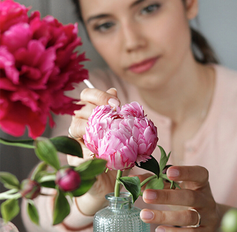 from peonies to lilacs, julia oleynik creates lifelike clay flowers
