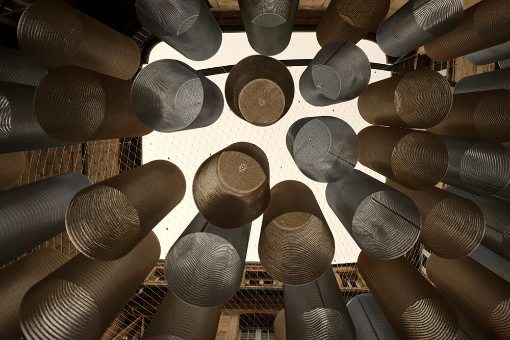 a thousand 3D printed pieces shape atelier DARN's RHUBARB sculpture