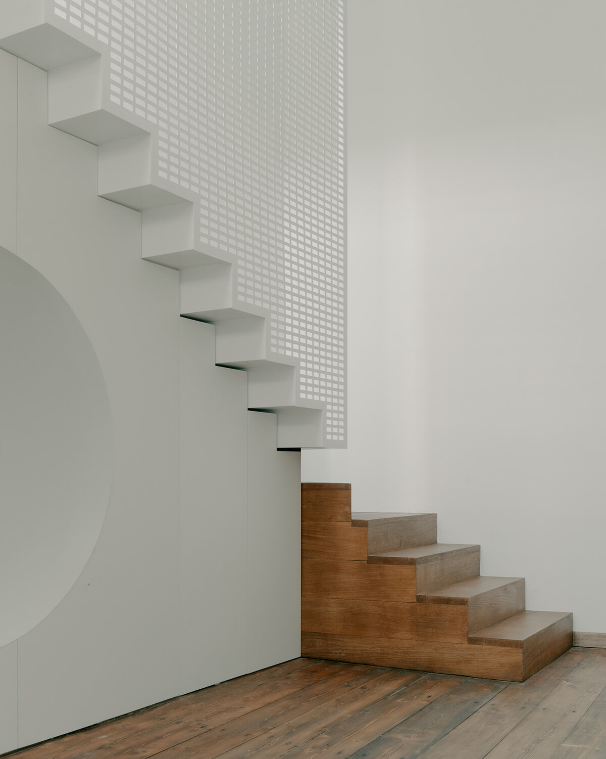 TIMM architecture converts tbilisi attic into bright 'birdsnest house'