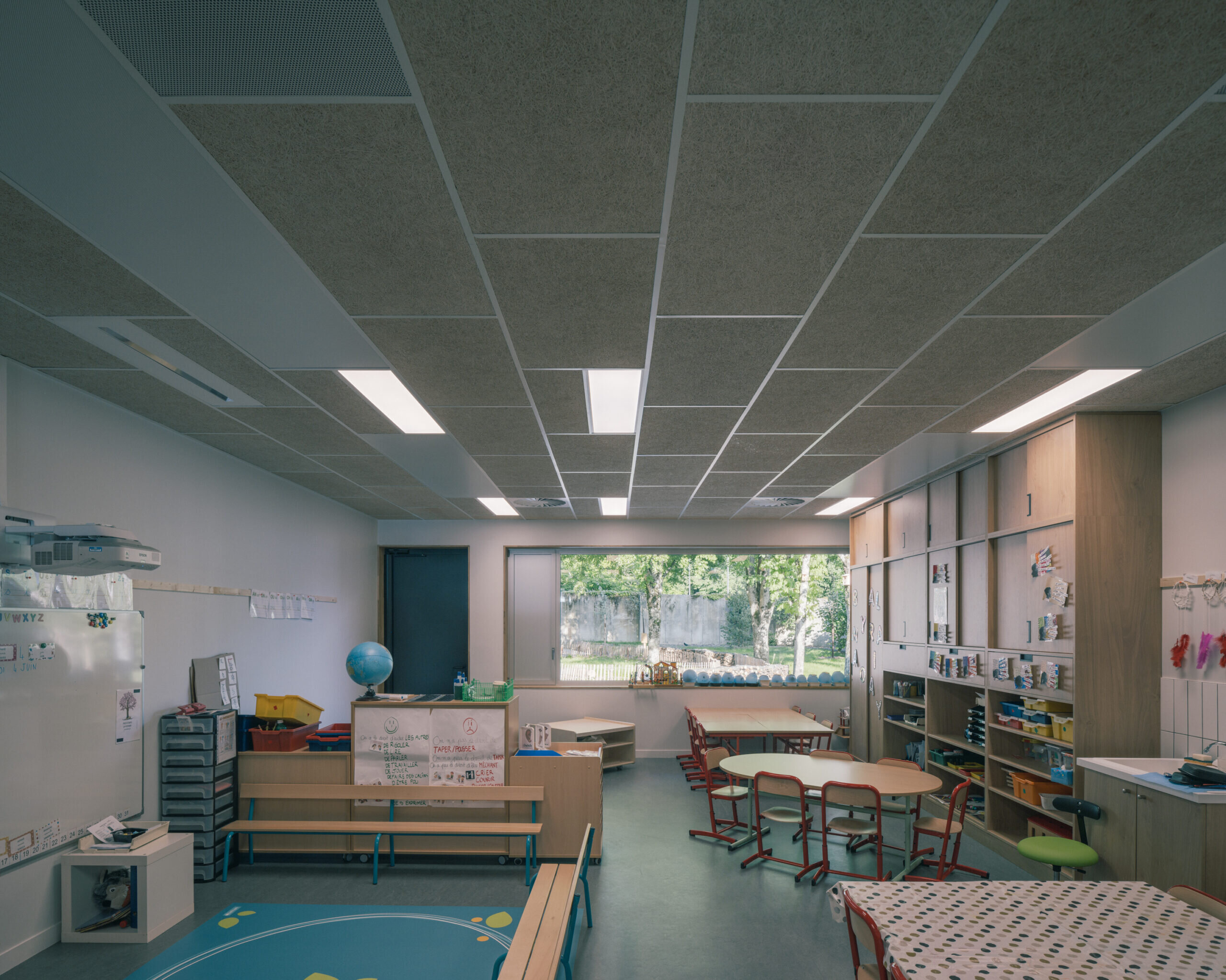 ALTA employs wood and straw for jean de la fontaine school's redesign