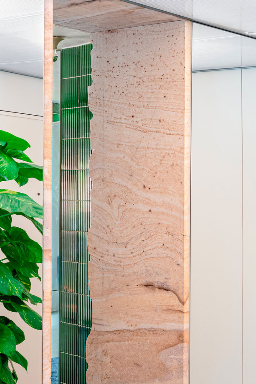 curved ceramic wall reforms 1966 apartment's layout in spain