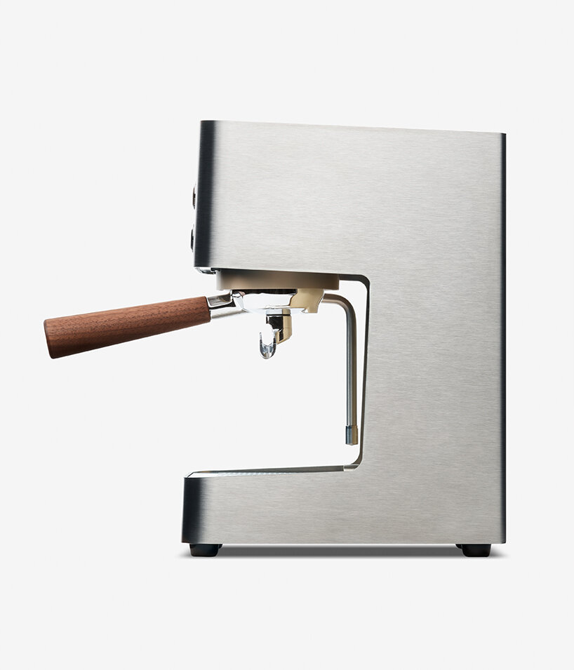 swiss-made zuriga E2-S espresso machine fits on A4-sized sheet